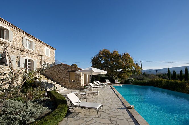Classical Provencal Villa - Provence