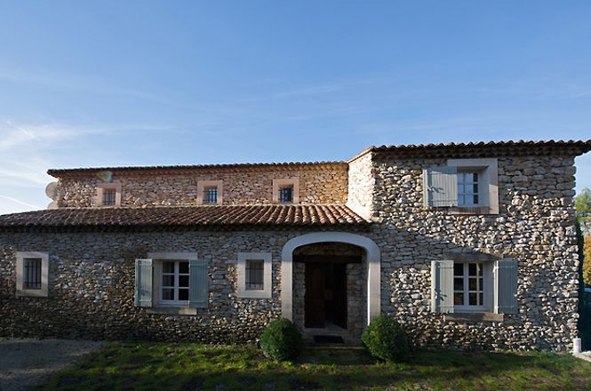 Classical Provencal Villa - Provence