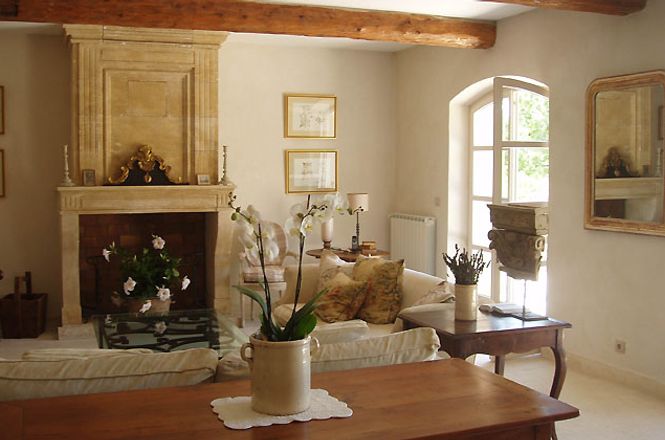 Classical Provencal Villa - Provence
