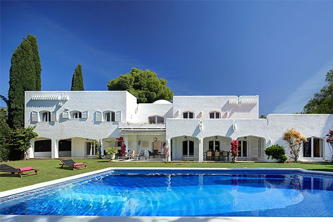 Marbella Beachfront Villa - Marbella