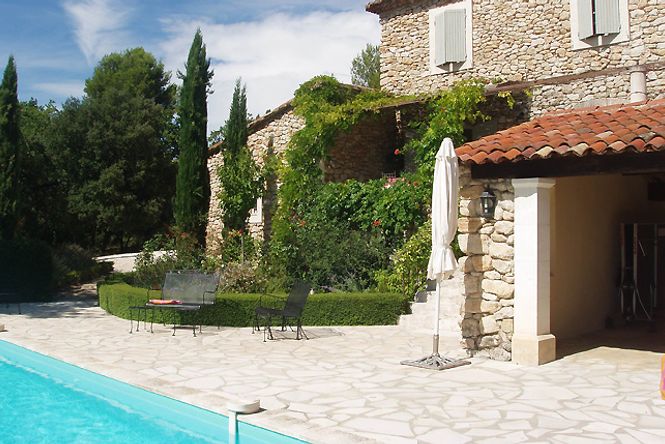 Classical Provencal Villa - Provence