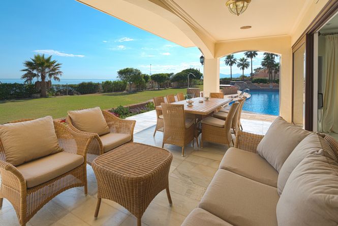 Marbella Beachfront Villa - Marbella