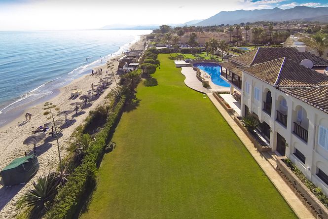 Marbella Beachfront Villa - Marbella